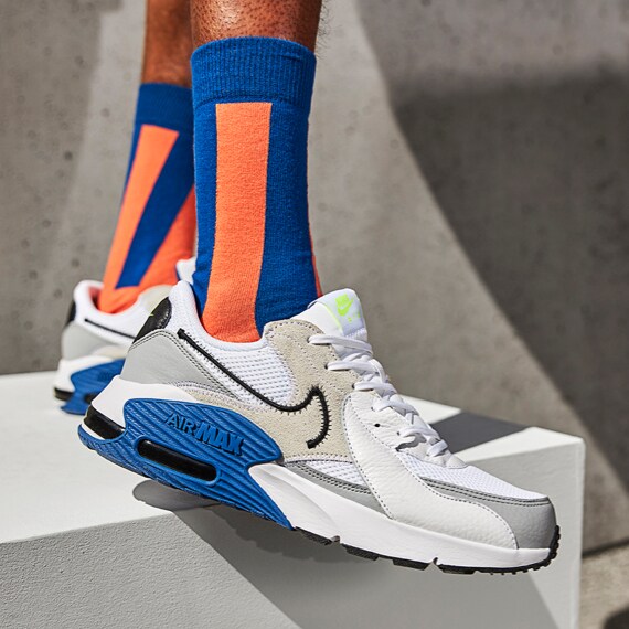 Famous Footwear Mobile App, iOS & Android, Shoe Shopping App